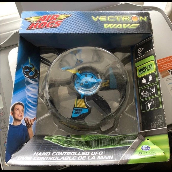 Toys | Air Hogs Vectron Wave Hand Controlled Ufo Light Fx Flyer Blue ...